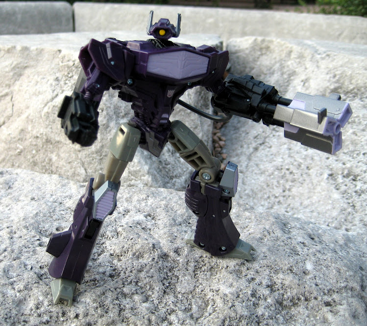 Minor/Repaint: - FOC into Classics Shockwave | TFW2005 - The 2005 Boards