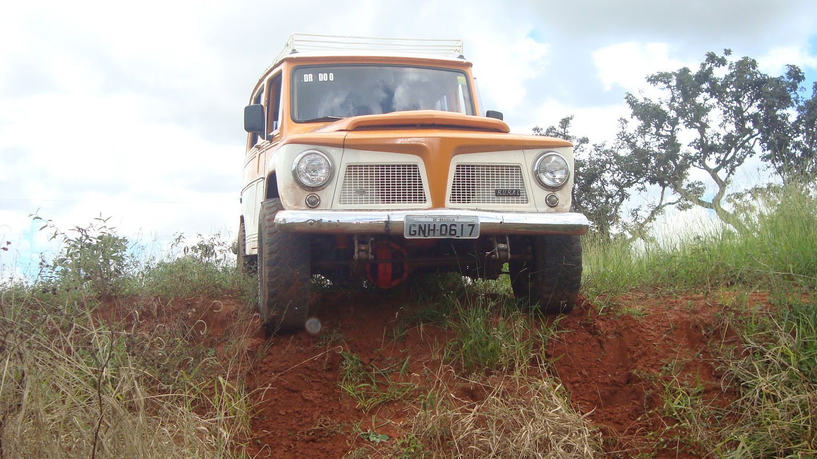 OZ FILHOS DA MÃE Clube 4X4: Nova Viatura Rural 4x4-Valmir