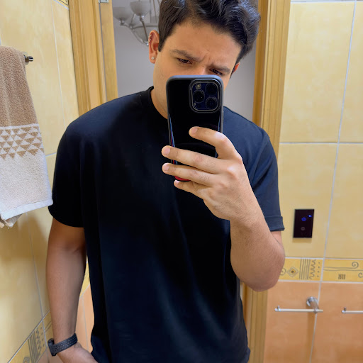 Edwin Gonzalez | ArchDaily