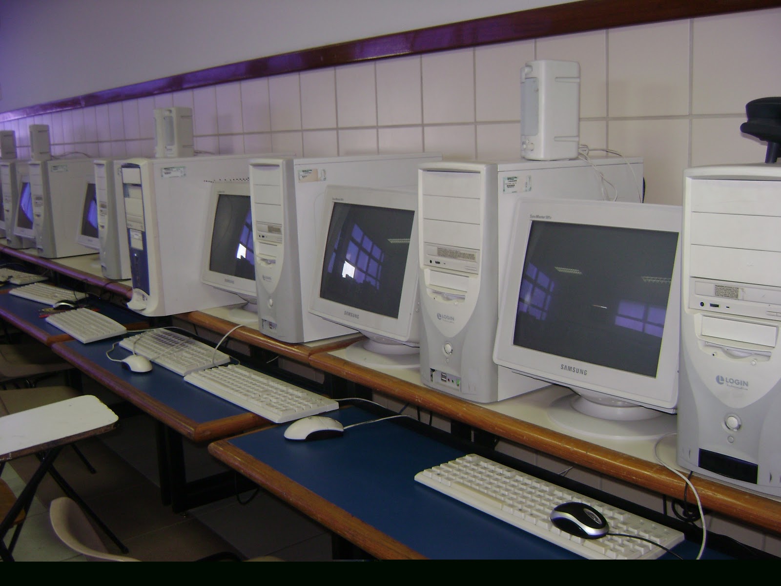 Ensinar e Aprender com as Tecnologias: Laboratório de Informática ...