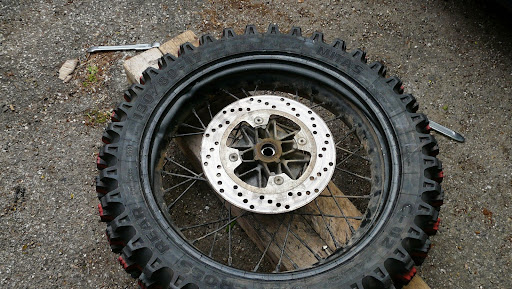 montage pneus et retour sur Mitas C02/C17 - ATOC-Moto - Africatwin ...