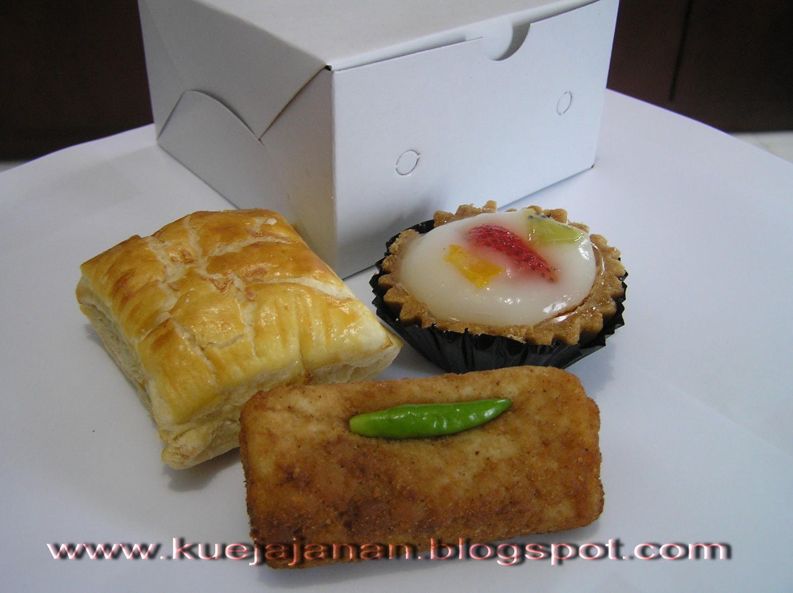 Jual Aneka Kue Jajanan dan Roti Bakery