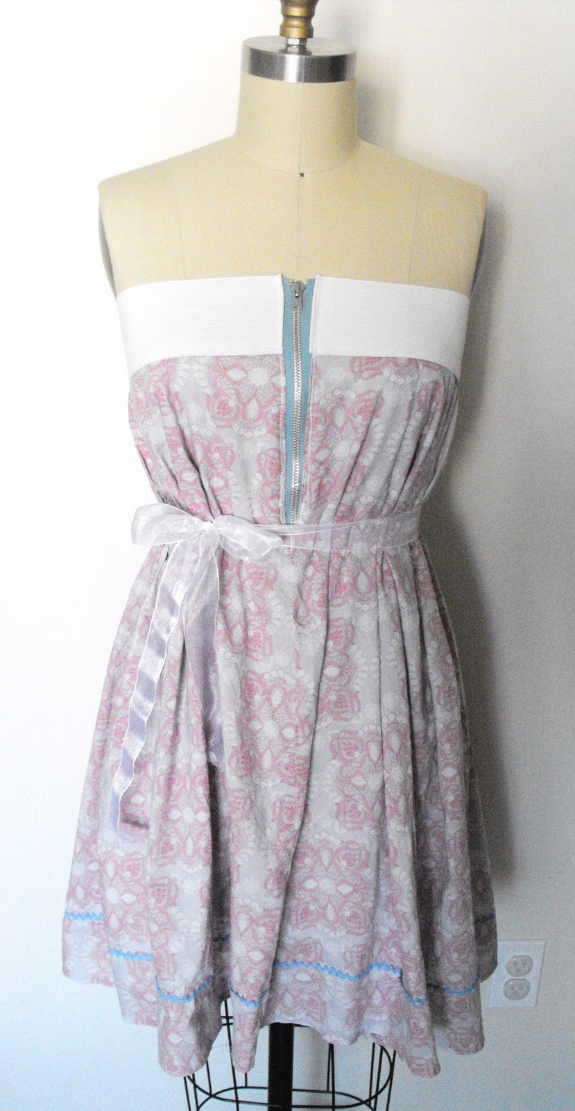 Ruby Murrays Musings: HMDH 24 - Zip-a-dee-doo...bra dress