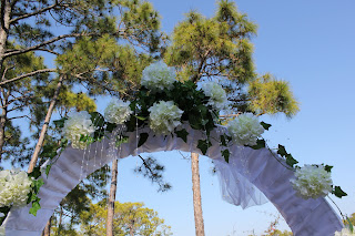 Unique Floral Arrangement Ideas for Events & Homes: Wedding Arch With ...
