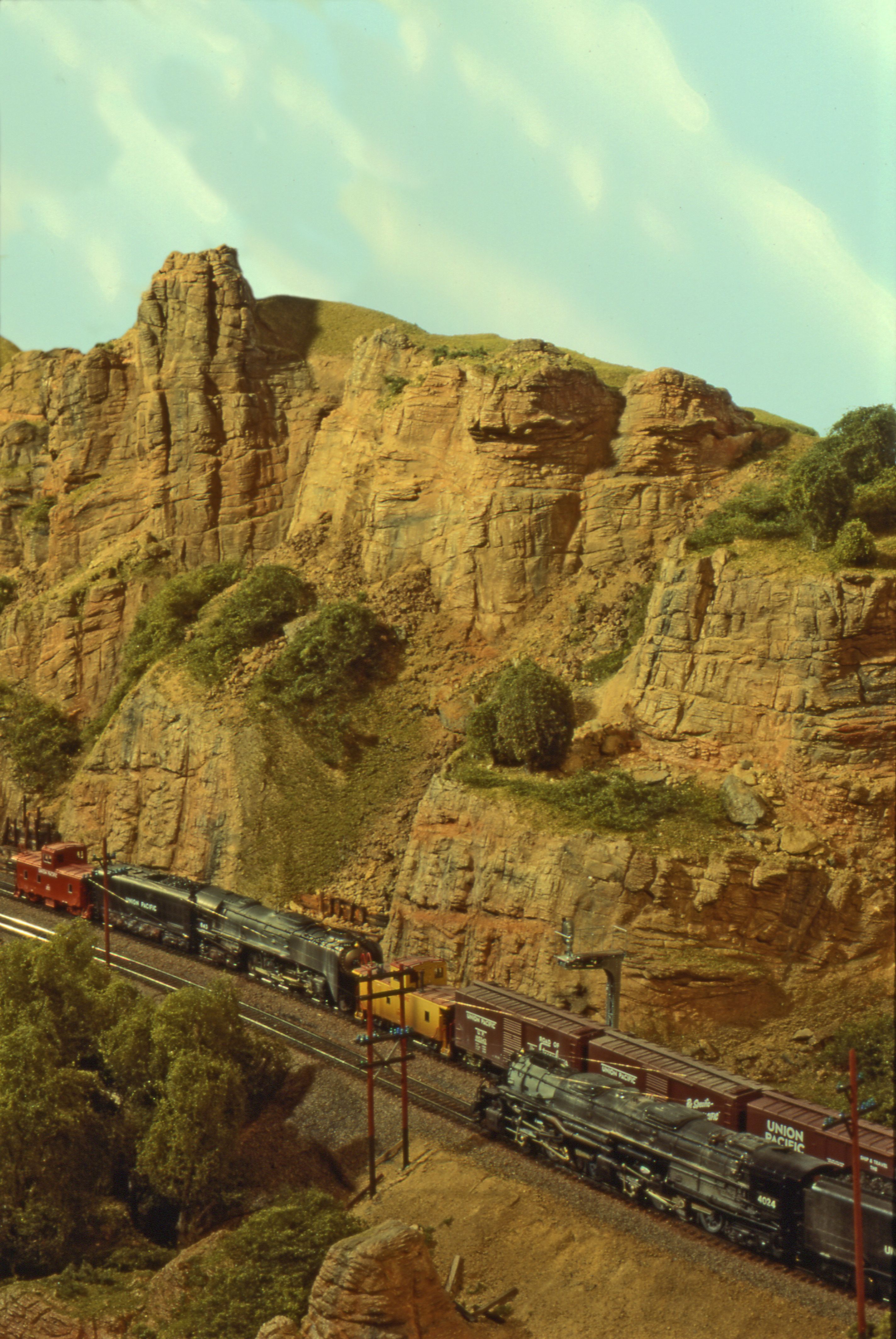 Modeling rock faces and outcroppings. Need help. | TrainBoard.com - The ...