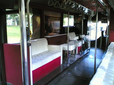 PangkahBulat Blog: KERUSI DALAM BAS YANG UNIK