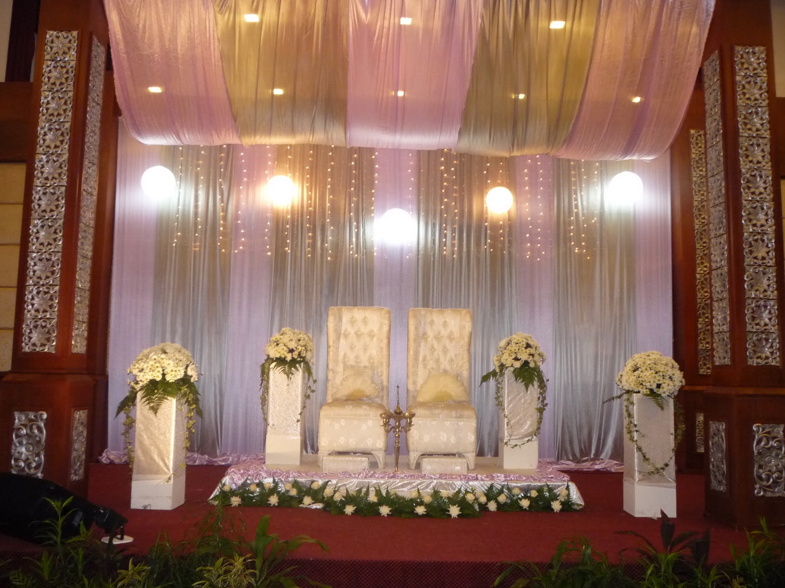 Majlis Raja Sehari Set dalam Dewan dan Khemah