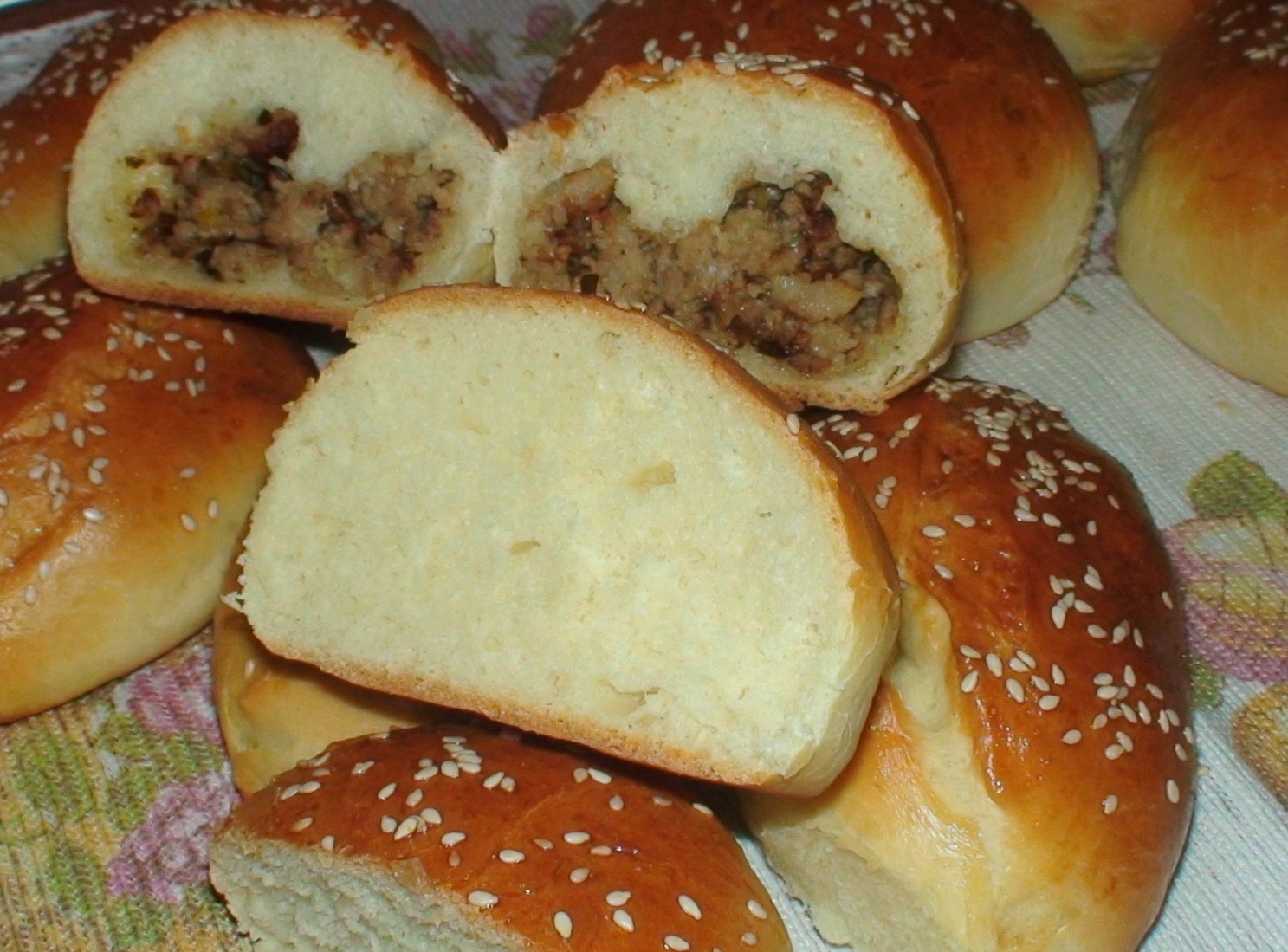 Laikas į virtuvę: Mielinės bandelės, pyragėliai