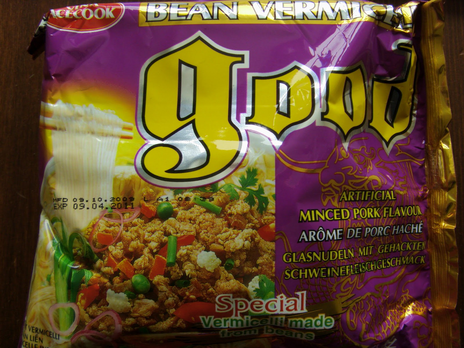 Tre minuter: Vina Acecook - Good: Artificial minced pork flavour