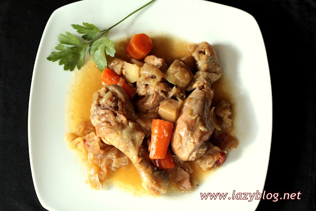 Pollo cocinado sin prisas en cocotte