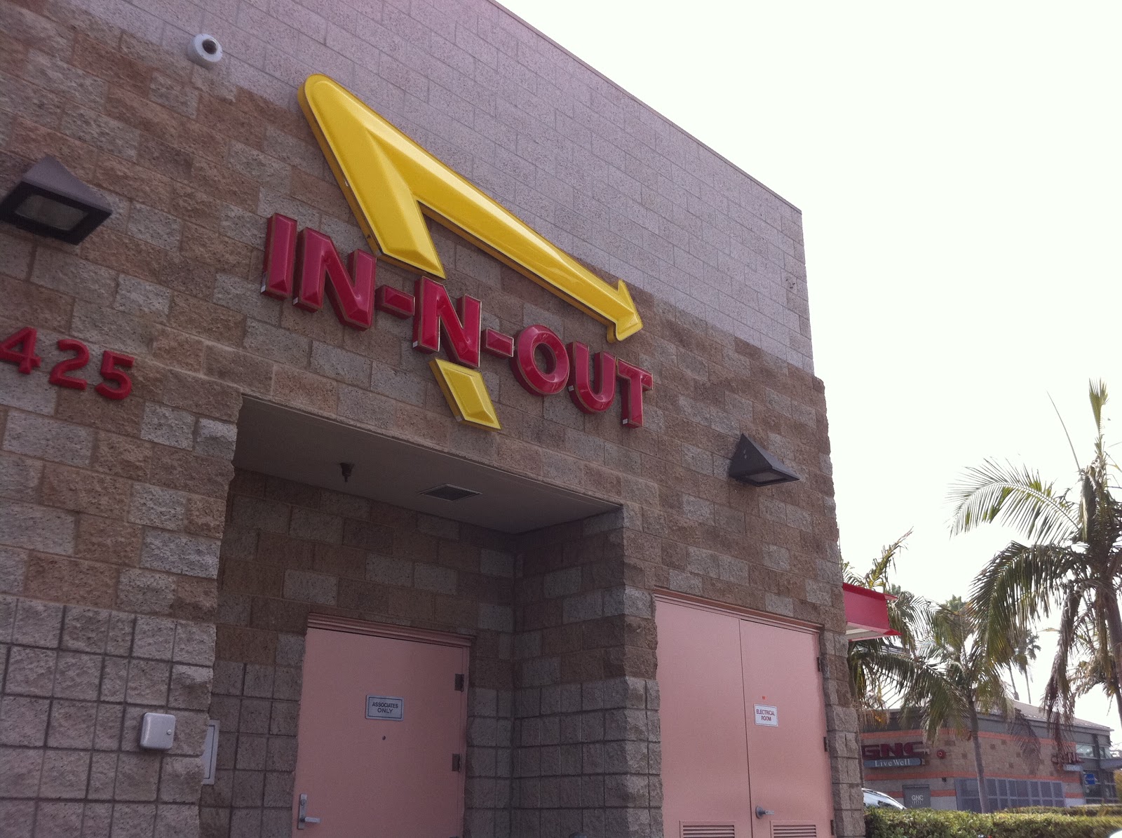 CheeseburgerMania: IN-N-OUT Burger- California