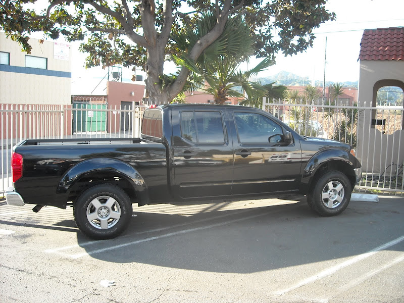Calmini 2.5 Inch Leveling Kit (w/ Shackles) Installed | Nissan Frontier ...