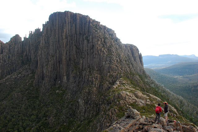a campo traviesa: Tasmania Overland Trekking, climbing Mt Geryon