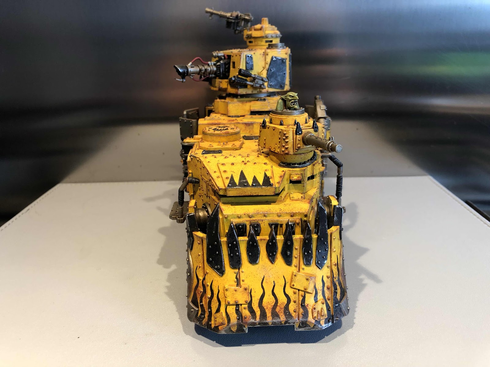 Age of Warhammer: Bad Moon Orks: Battlewagon