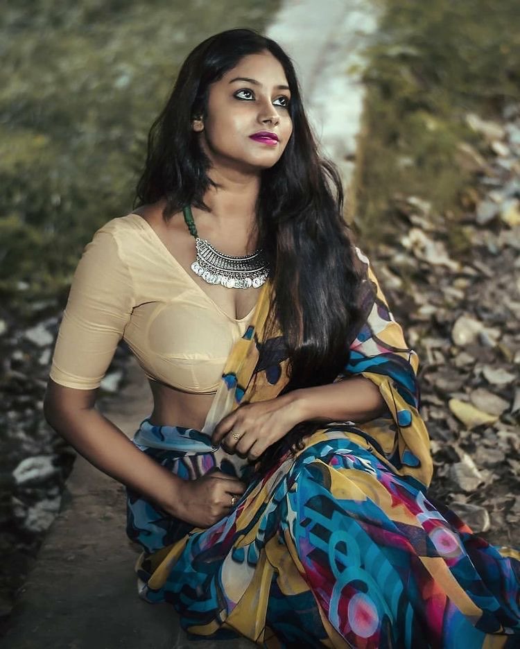 Hot Indian Women in Saree: Exclusive and Ultimate Photo Collection Hot Indian Women in Saree: Exclusive and Ultimate Photo Collection