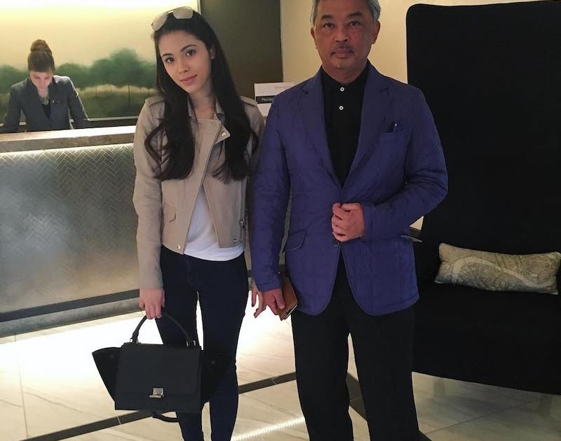 Julia Rais Bercerai Dengan Tengku Abdullah Anti Vuvuzela