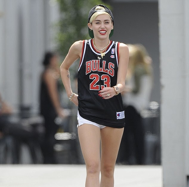 7teen Miley Cyrus In A Chicago Bulls Jersey While In Burbankcalifornia