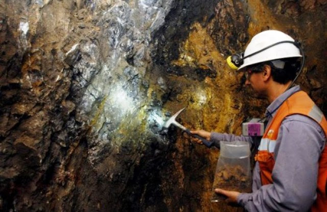 Apuntes, libros y Notas de Ingenieria Civil: Mecánica de rocas Apuntes, libros y Notas de Ingenieria Civil: Mecánica de rocas