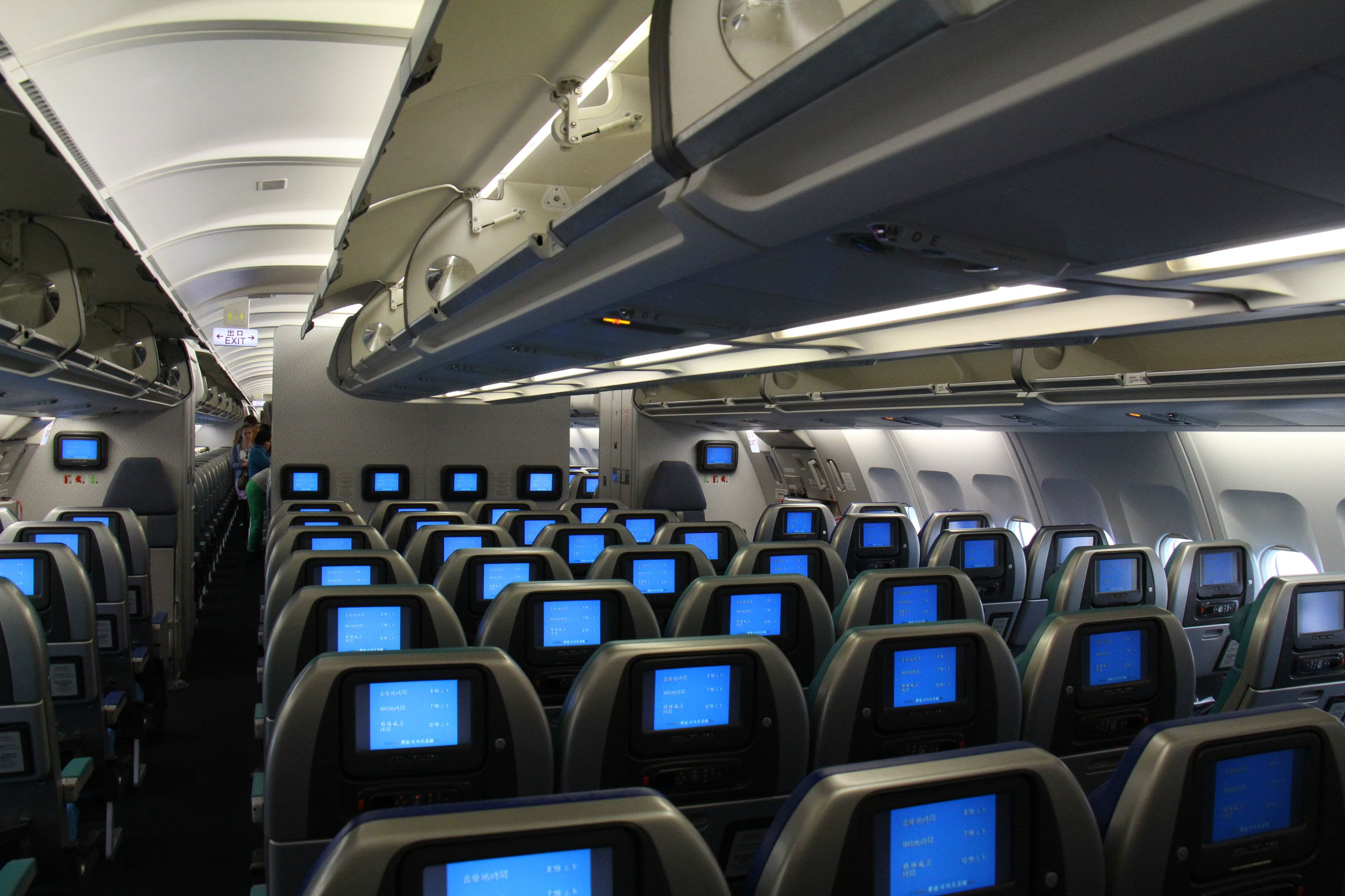 Dorlok's Flight Reports: Fly Me to Vietnam : Cathay Pacific CX767 Hong ...